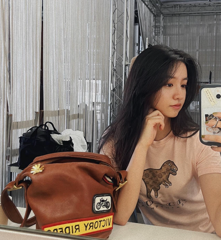 Koki、ポップなCOACHのTシャツがお似合い！ナチュラルな笑顔も女神そのもの | 歌詞検索サイト【UtaTen】ふりがな付