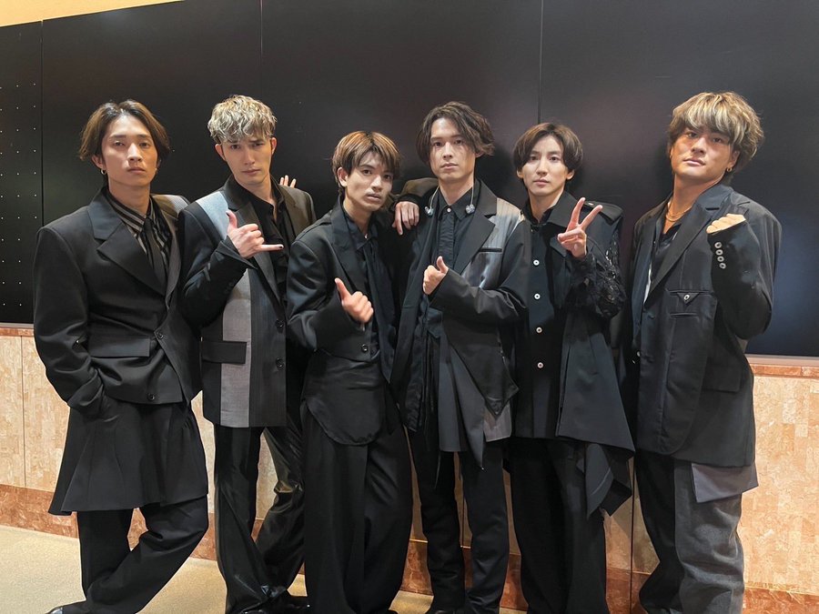 SixTONES、黒コーデが最強な6人！「CDTV」で「CREAK」フルサイズ&TV初解禁 | 歌詞検索サイト【UtaTen】ふりがな付