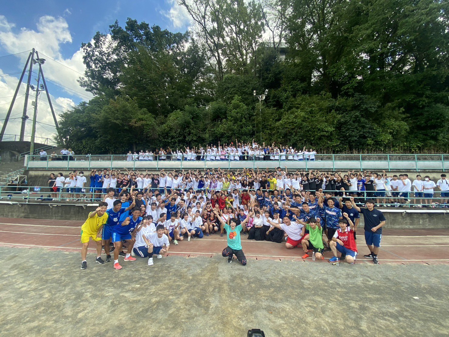 なにわ男子・西畑大吾、422人でつなぐフルマラソンに挑戦！記録達成でバンザイ | 歌詞検索サイト【UtaTen】ふりがな付