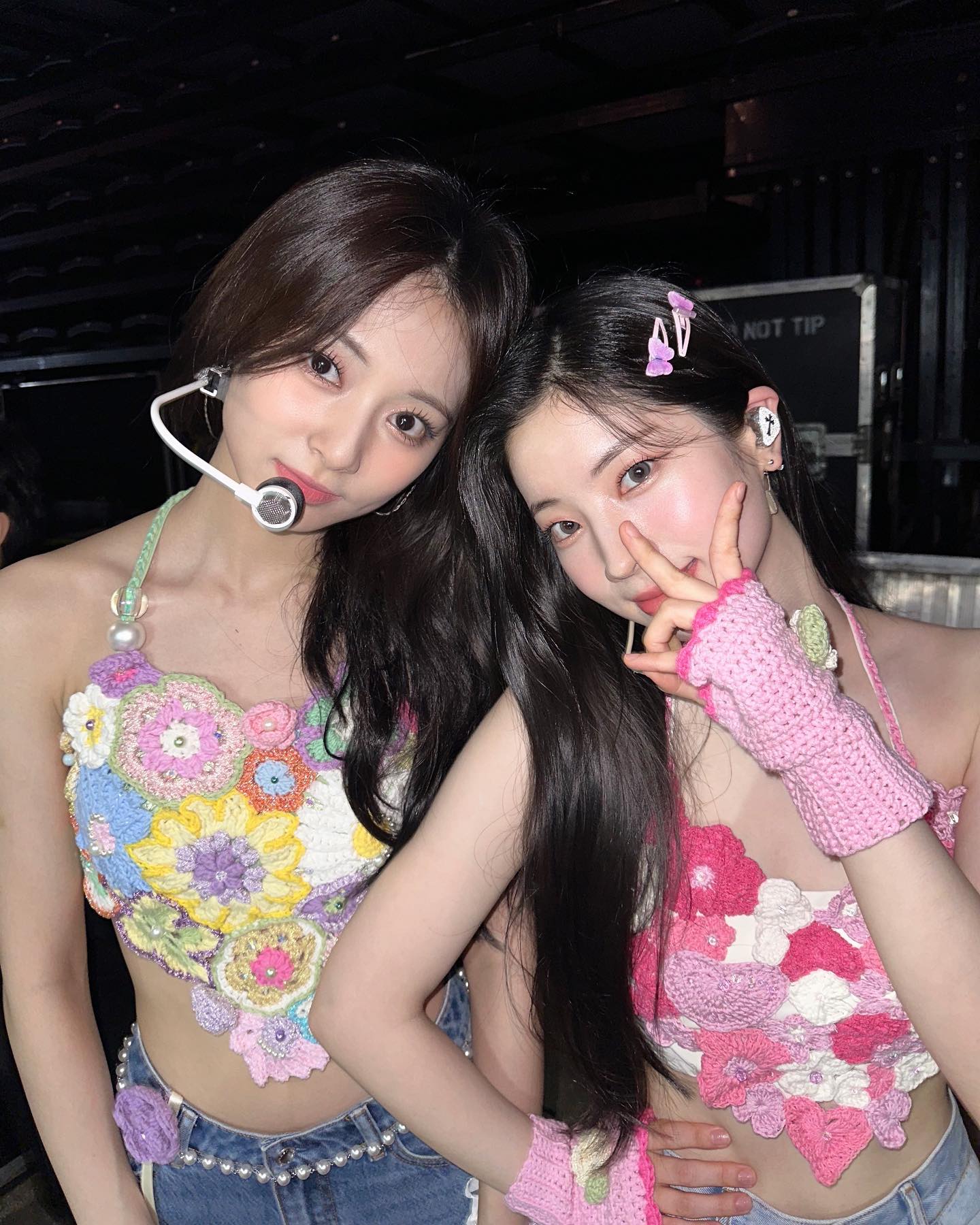 TWICE・ツウィ、ダヒョンとゼロ距離でラブラブ！美スタイル際立つ2人の天使 | 歌詞検索サイト【UtaTen】ふりがな付