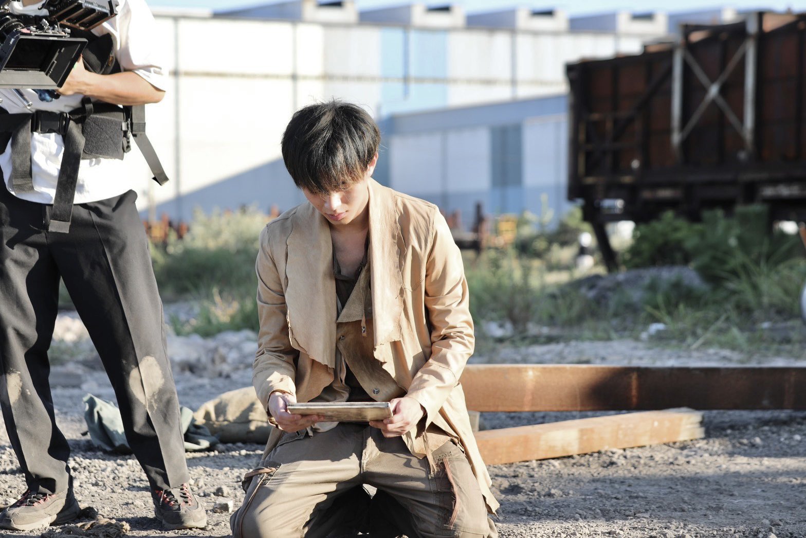 キンプリ・永瀬廉、俯いていても伝わる繊細な表情「愛し生きること」MVを紹介 | 歌詞検索サイト【UtaTen】ふりがな付