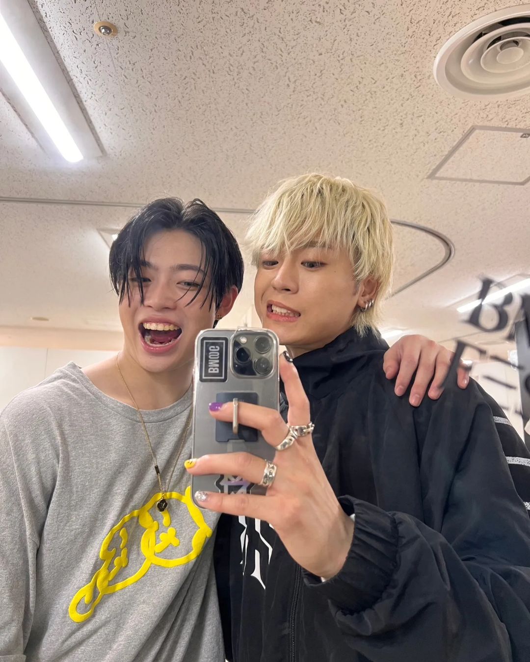 MAZZEL・TAKUTO&RYUKI、おちゃめ顔の2人が癒しそのもの！「BMSG FES’23」出演の喜びをシェア | 歌詞検索サイト ...