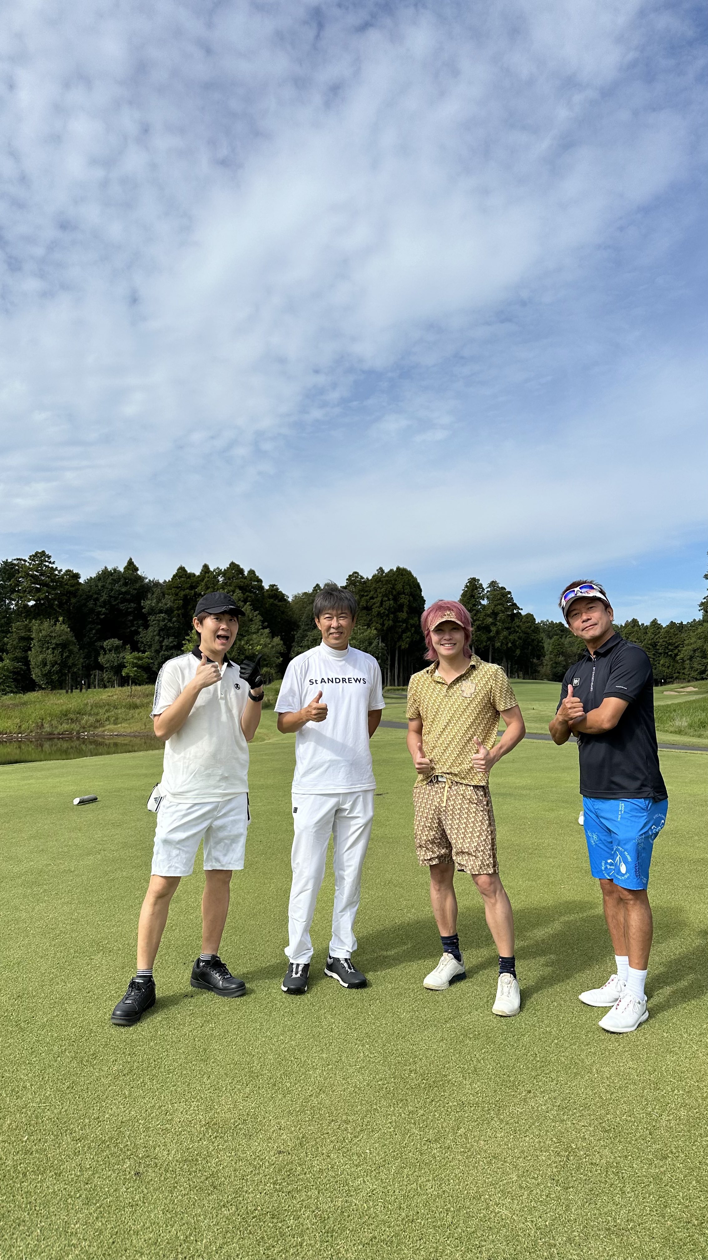 手越祐也、"最高の仲間"とのゴルフに笑顔全開！黄金ウェアでスコアも上々？ | 歌詞検索サイト【UtaTen】ふりがな付