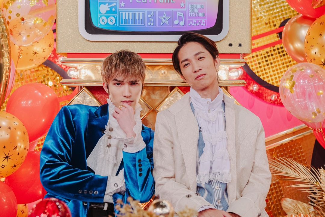 SixTONES・ジェシー&田中樹、ハロウィン仕様の衣装でビジュ炸裂！クールなコスプレのJ2 | 歌詞検索サイト【UtaTen】ふりがな付