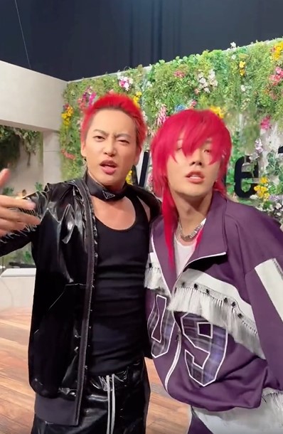 BE:FIRST・RYOKI、NCT127・YUTAとお揃い赤髪でコラボ！仲良しすぎる「Mainstream」が話題 | 歌詞検索サイト【UtaTen】ふりがな付