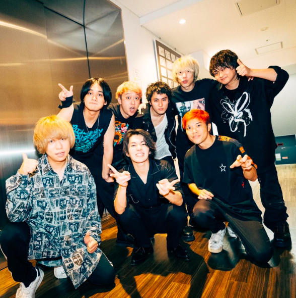 北村匠海、念願の対バンに歓喜！「キンプレ」KEYTALKとのライブ後ショットが超楽しげ | 歌詞検索サイト【UtaTen】ふりがな付