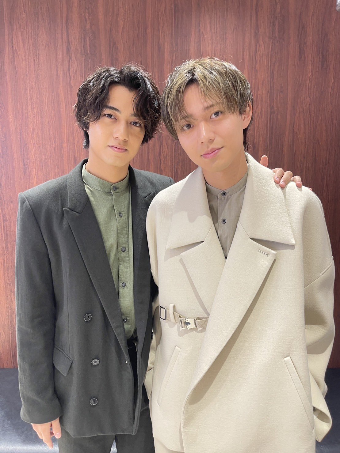 キンプリ・永瀬廉&髙橋海人、ジャケット衣装で仲良くニッコリ「CDTV」で「愛し生きること / MAGIC WORD」TV初披露 | 歌詞検索サイト【UtaTen】ふりがな付
