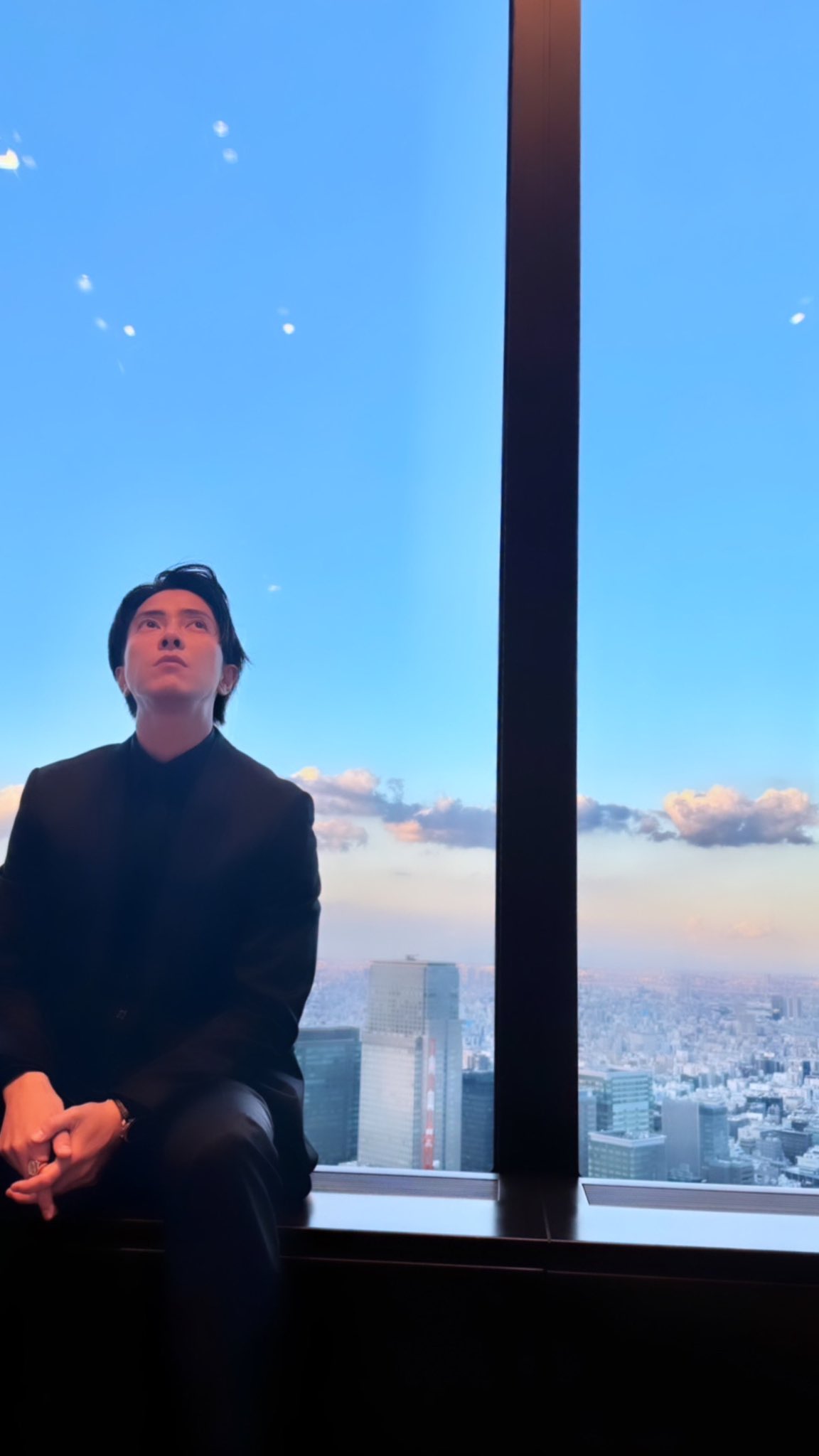 山下智久、ぼんやりタイムに想うのはファンのこと？山Pの“素顔ショット”が話題 | 歌詞検索サイト【UtaTen】ふりがな付