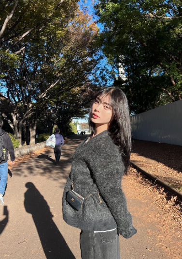 井手上漠、寒い季節は好きな人とくっつきたい？！バラクラバを被ったおふざけ顔が可愛すぎ！ | 歌詞検索サイト【UtaTen】ふりがな付