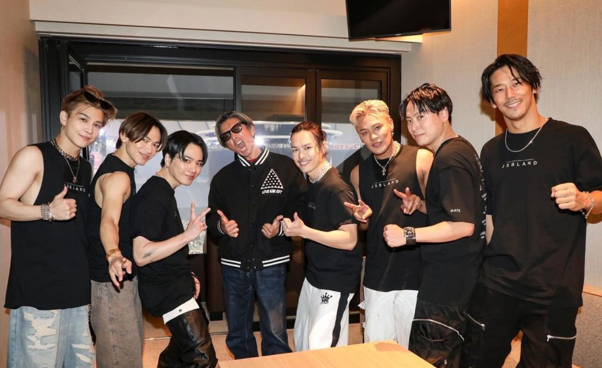 木村拓哉、岩田剛典&NAOTOら三代目JSBライブへ！激レアなメンバーとの集合写真も | 歌詞検索サイト【UtaTen】ふりがな付