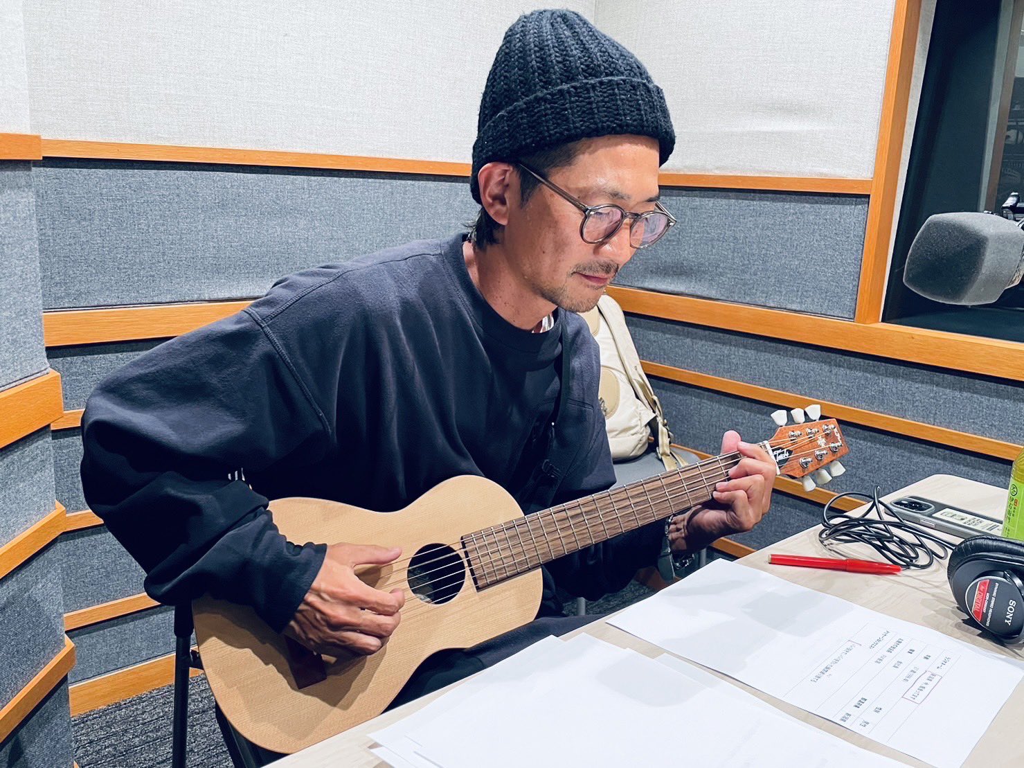 TOKIO・国分太一、ギターを弾く姿がかっこよすぎる！音の日をお知らせする投稿にキュンが止まらない | 歌詞検索サイト【UtaTen】ふりがな付