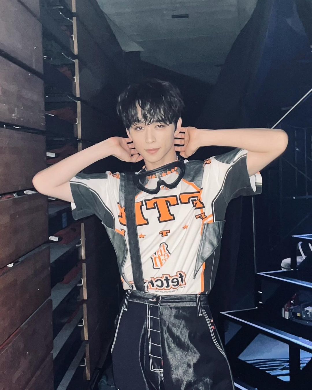 INI・後藤威尊、どの表情もベスト！バックステージでのさりげない笑顔に沼落ち必至 | 歌詞検索サイト【UtaTen】ふりがな付