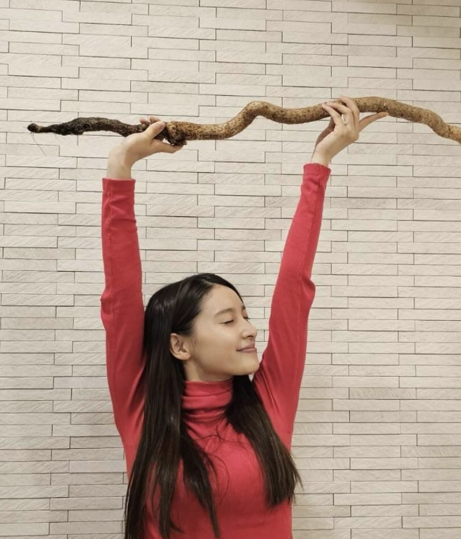 土屋太鳳、矢部浩之からの“贈り物”に感謝！田中圭・中島健人・橋本環奈との記念写真公開も | 歌詞検索サイト【UtaTen】ふりがな付