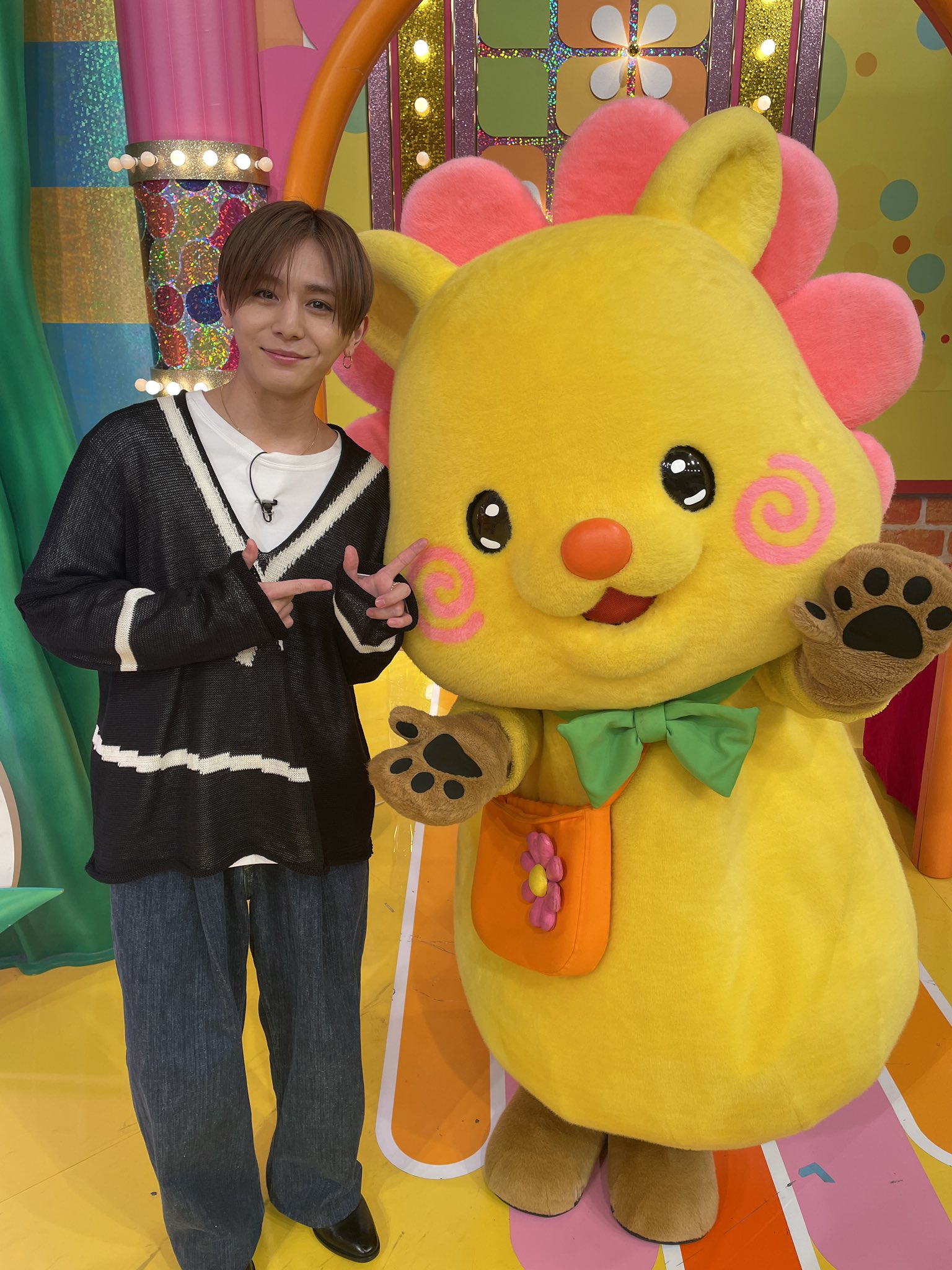 Hey! Say! JUMP・山田涼介、ハピナンデスのほっぺたをプチュ！可愛いが大渋滞中！ | 歌詞検索サイト【UtaTen】ふりがな付