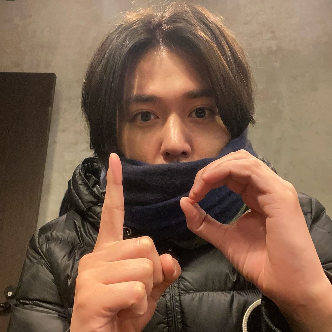 WEST.小瀧望、きゅるきゅるな瞳で10ポーズ！結成10周年で「迎えられて嬉しいっす！」 | 歌詞検索サイト【UtaTen】ふりがな付