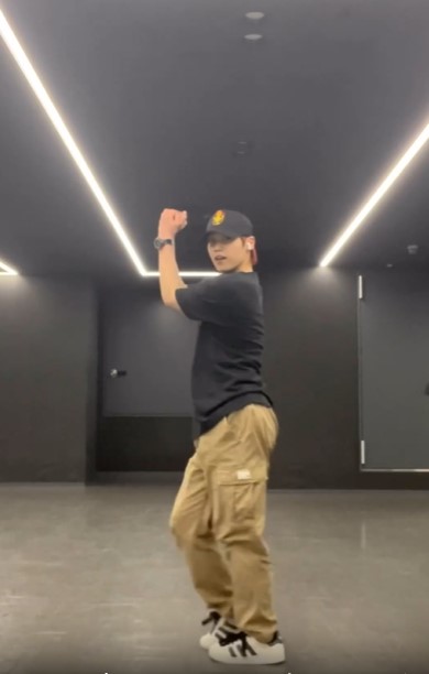 INI・木村柾哉、LE SSERAFIM「Smart」をカバー！色気ダダ漏れな腰振りに魅せられる | 歌詞検索サイト【UtaTen】ふりがな付