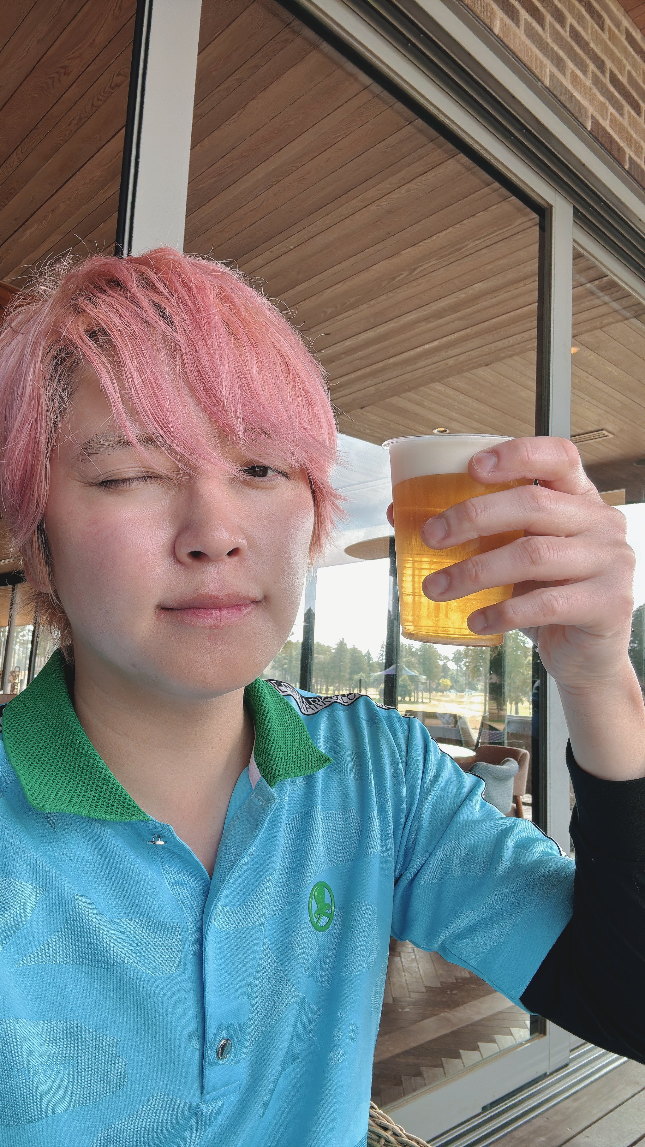 手越祐也、ビール片手に息抜き中！ポカポカ陽気のゴルフを大満喫 | 歌詞検索サイト【UtaTen】ふりがな付