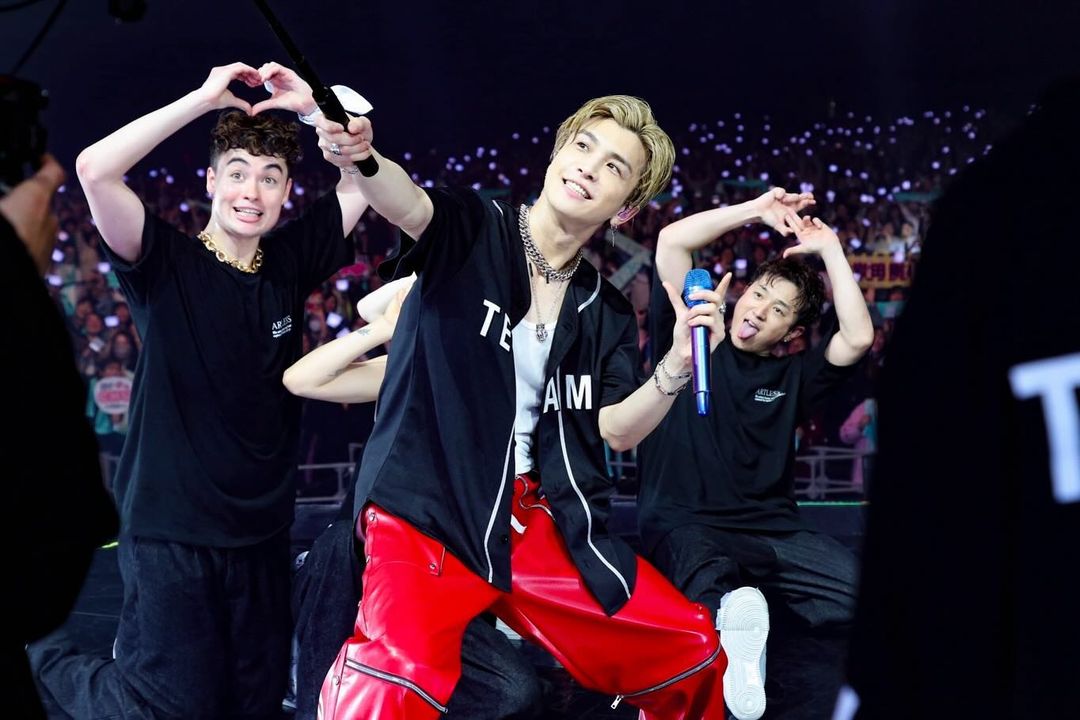 三代目JSB・岩田剛典、ノリノリで楽しそうな笑顔で自撮り中！福岡2DAYS「九州の熱気最」 | 歌詞検索サイト【UtaTen】ふりがな付