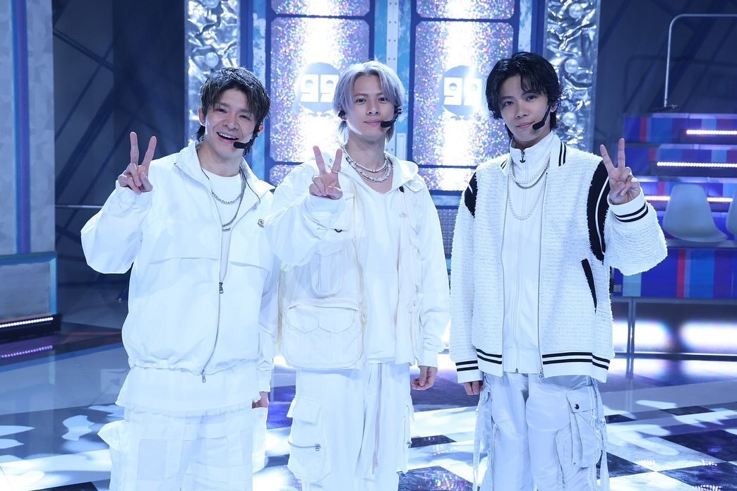 Number_i、白のストリート系コーデが超お似合い！「週刊ナイナイミュージック」で「GOAT」を披露 | 歌詞検索サイト【UtaTen】ふりがな付