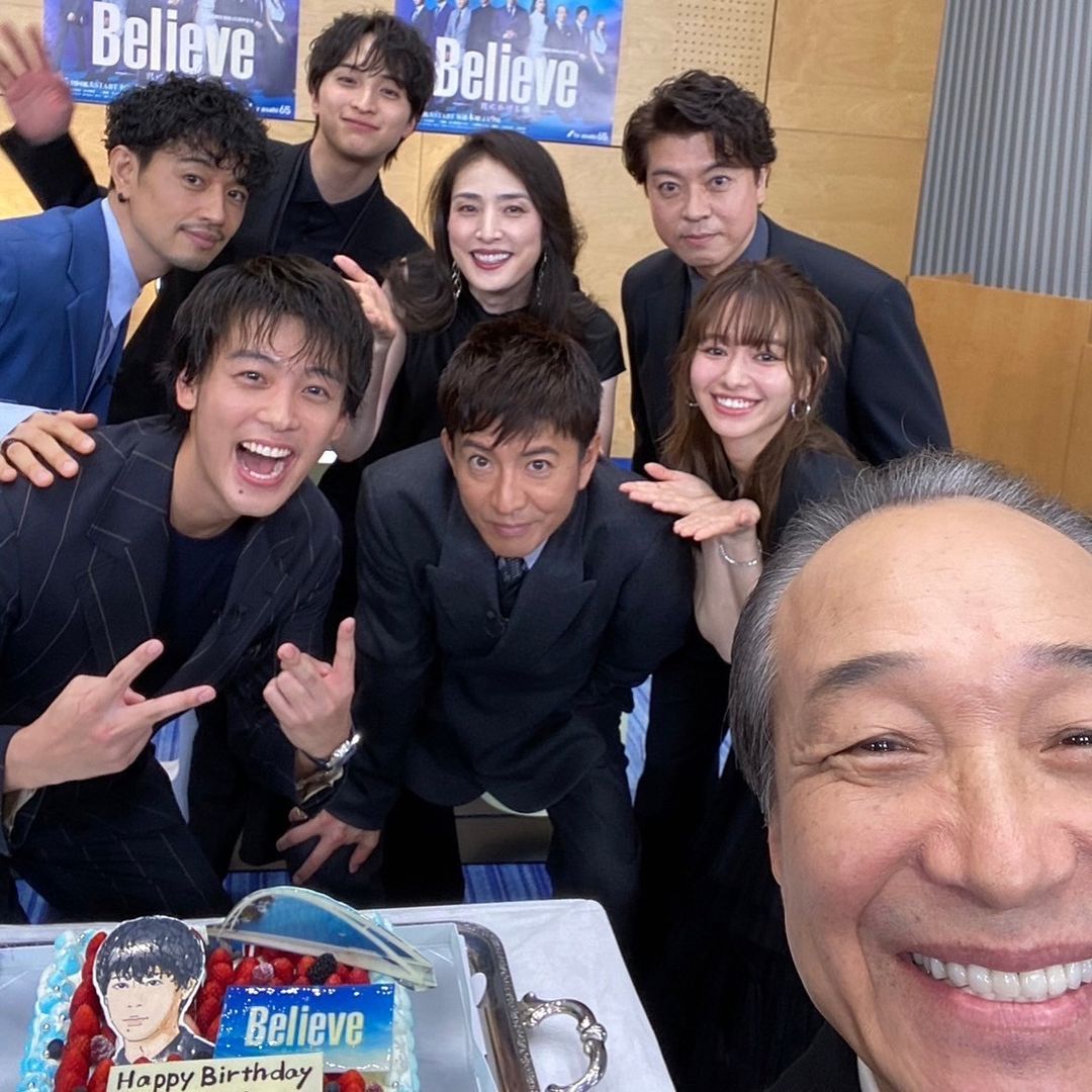 木村拓哉、サプライズで竹内涼真の誕生日を祝福！「Believe」キャストらのわちゃわちゃ感が可愛い | 歌詞検索サイト【UtaTen】ふりがな付