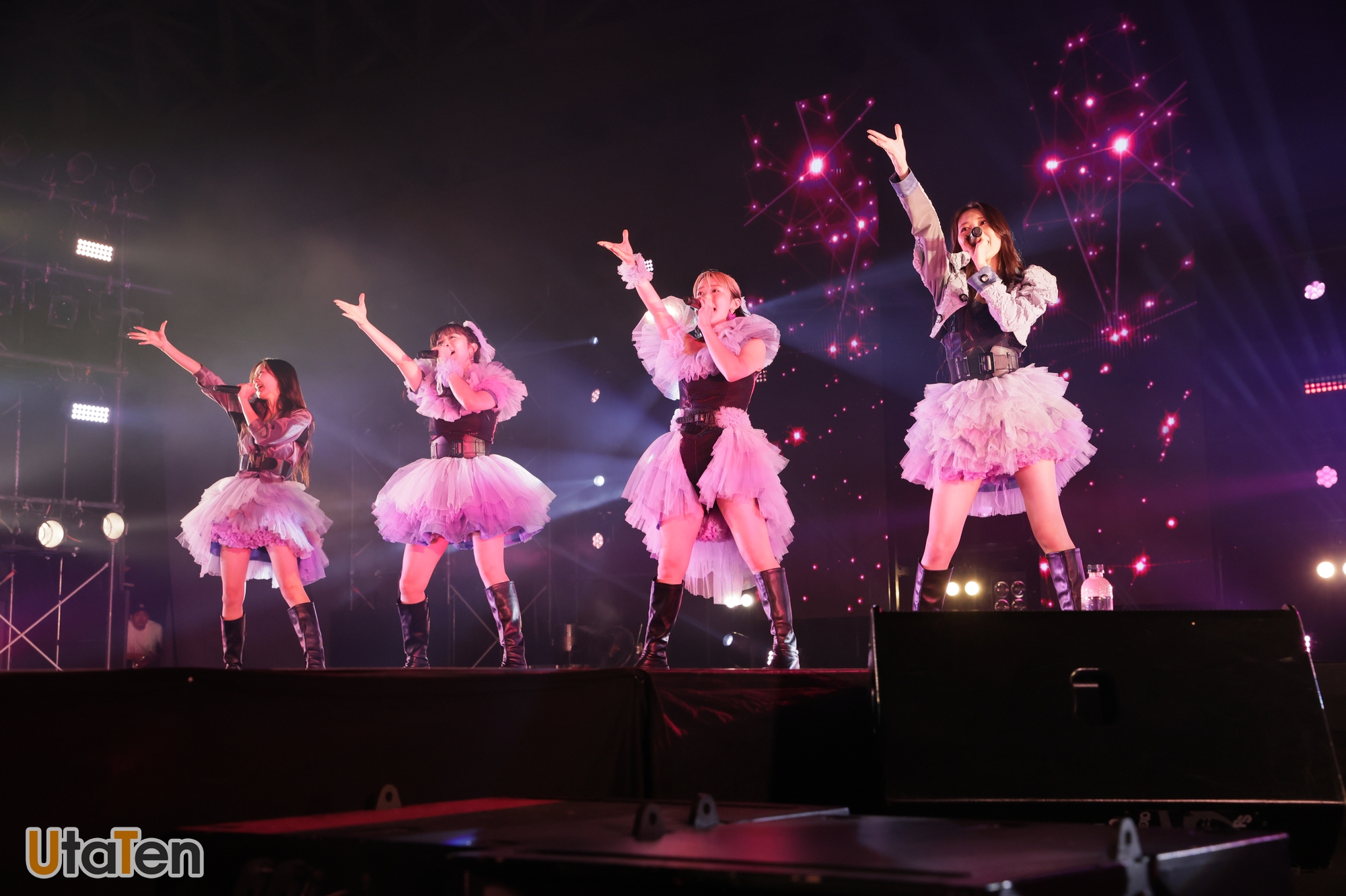 【ライブレポート】GIGA•GIGA SONIC@幕張メッセ ギガギガステージライブレポ！(2/4) | 歌詞検索サイト【UtaTen】ふりがな付